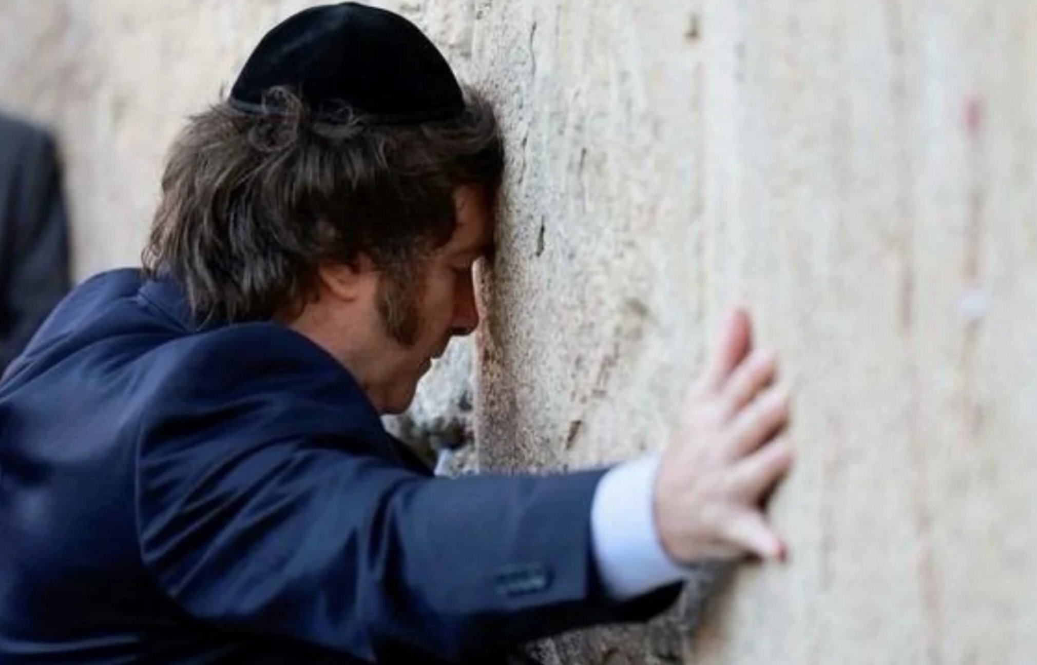 Javier Milei se emociona en el Muro de los Lamentos en Jerusalén con el ...
