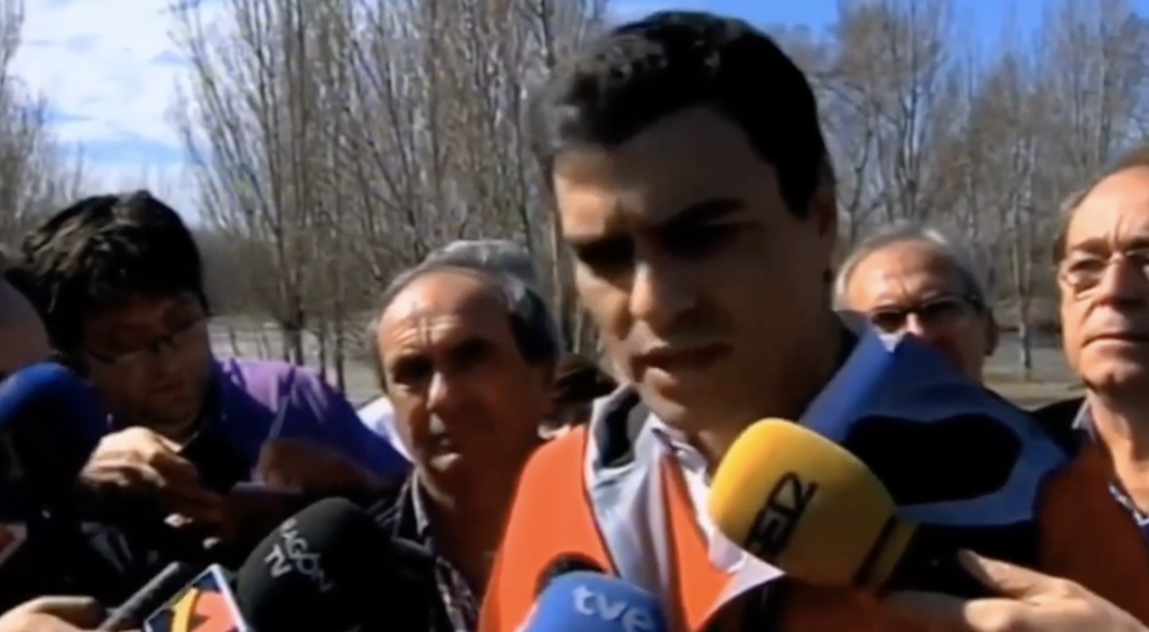 EL MAYOR SINVERGÜENZA DE ESPAÑA, SIEMPRE PRESO DE SUS PALABRAS. ESCUCHEN… – AYL.TV